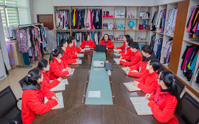 Wuhan dolucky knitwears co.,ltd