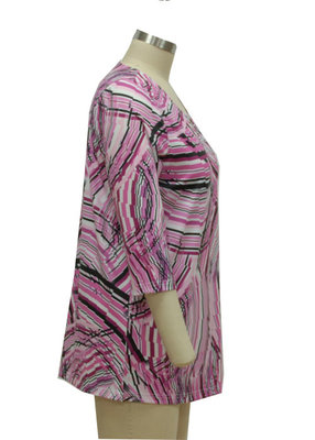 Geometric Pattern Ladies Casual T Shirts With Buckle 3 4 Sleeve V Neck Top supplier