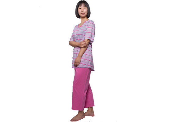 Fashion Ladies Pink Print Stripped Pajamas Nightwear Sets Short Sleeve Anti - Wrinkle supplier