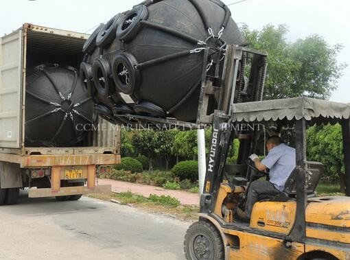 Marine Pneumatic Rubber Fender with chains and tyers