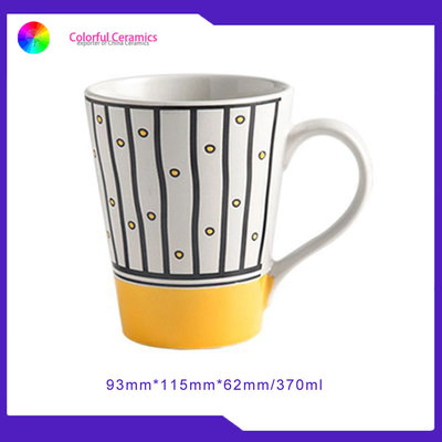 European Vogue Glazed Ceramic Coffee Mugs Red And White Stoneware Handprinting
