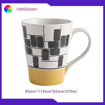 European Vogue Glazed Ceramic Coffee Mugs Red And White Stoneware Handprinting