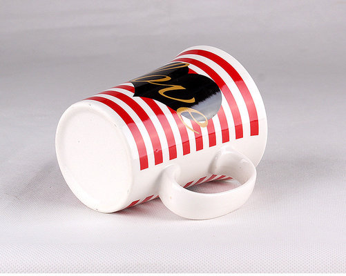 Large Capacity Decal Coffee Mug Red Heart Stripe Design For Household / Office