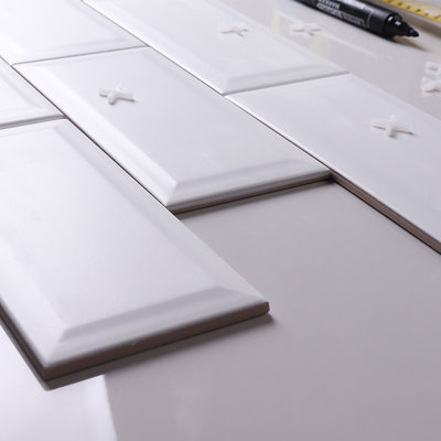 Non Slip Modern Kitchen Wall Tiles White Glossy Ceramic Mosaic Subway Tile