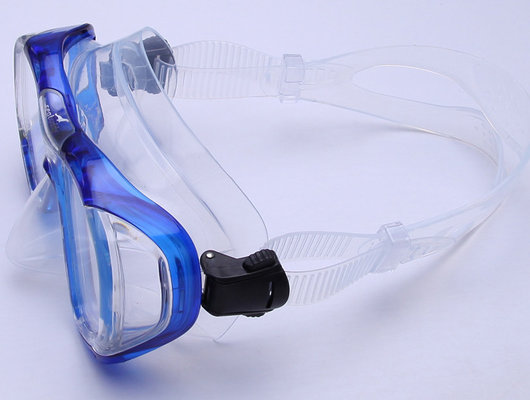 Multifunctional Transparent 4 Window Free Dive Mask for Premium Vision
