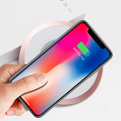 Wireless Charging Pad for Apple 7.5W Power Quick Charging support OEM Fast charger for Android mobile phone supplier
