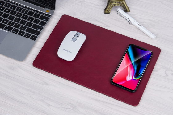 2018 hot selling product innovative multi-functional Qi wireless charger mouse pad for samsung note7 note5 supplier