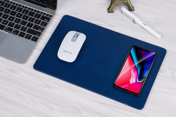 2018 hot selling product innovative multi-functional Qi wireless charger mouse pad for samsung note7 note5 supplier