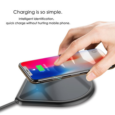 WIRELESS CHARGER PAD smart wireless fast charger for both Android and IOS New design 2018 hot sale supplier