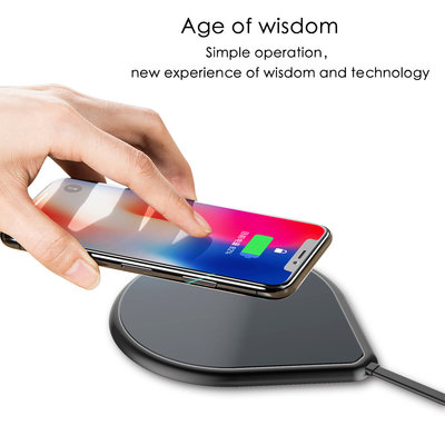 WIRELESS CHARGER PAD smart wireless fast charger for both Android and IOS New design 2018 hot sale supplier