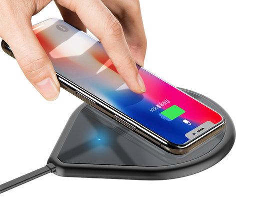WIRELESS CHARGER PAD smart wireless fast charger for both Android and IOS New design 2018 hot sale supplier