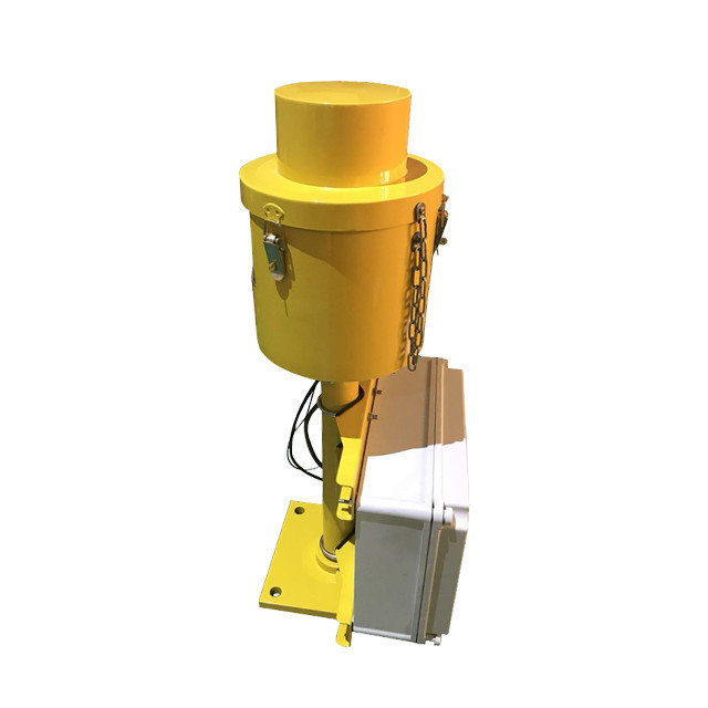 SAGA system provides a combined signal of approach azimuth guidance and threshold indentification