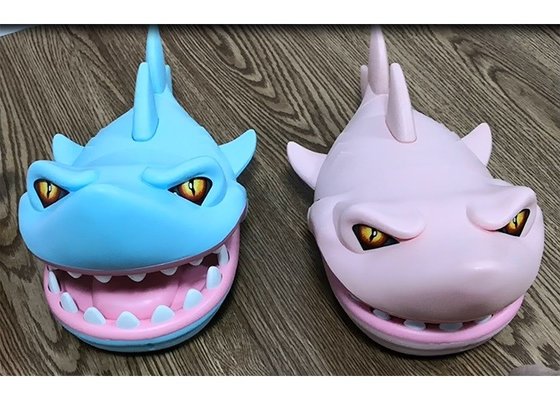 10.3 " Crazy Shark Biting Games Educational Children's Play Toys W / Sound Light Age 3 supplier