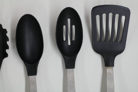 Betty Crocker Nylon Turners , Kitchen Products For Easy Hanging / Storage