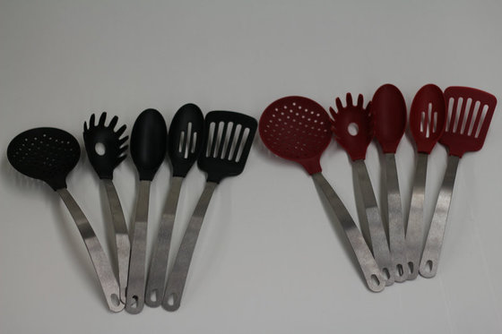 Betty Crocker Nylon Turners , Kitchen Products For Easy Hanging / Storage