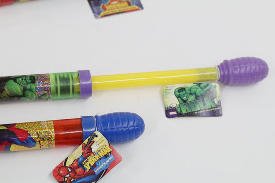 Tireur superbe de l'eau de Spiderman de pompe de tube, les jouets en plastique des enfants
