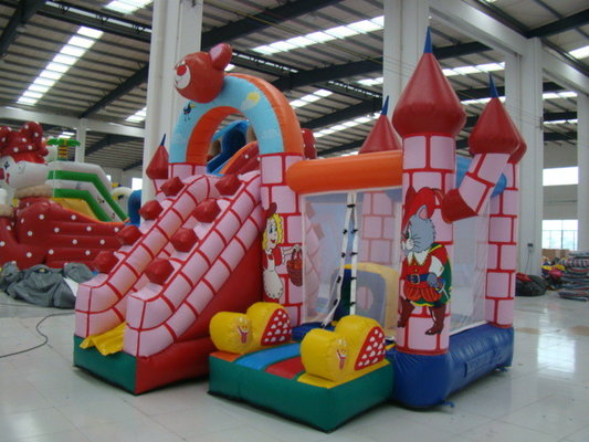 Reusable Inflatable Snow White Castle Attractive Digital Printing Fire Resistance