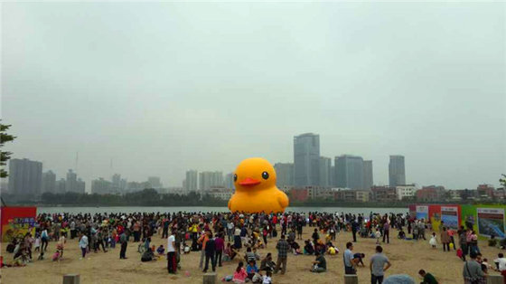 Giant Custom Inflatable Products , 9 - 26m Water Floating Inflatable Yellow Duck