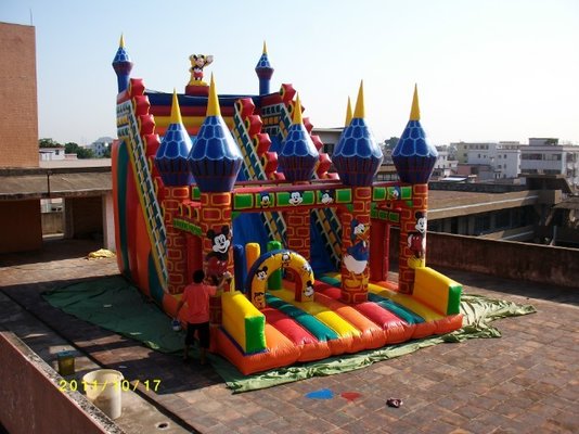 Outdoor Giant Inflatable Cartoon Character Digital Printing Lead Free