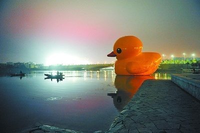 Giant Custom Inflatable Products , Water Floating Inflatable Yellow Duck