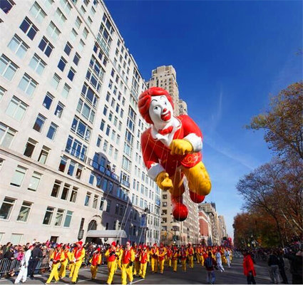 Weihnachtsfest-aufblasbarer Mann-erstaunliches Helium, das in die Luft schwimmt