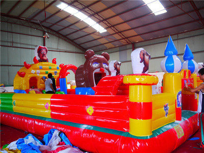 Unique Fireproof Inflatable Entrance Tunnel , Kindergardon Inflatable Sprot Game Castle