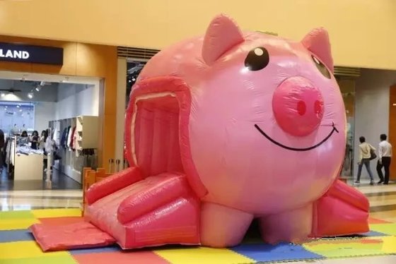 Cute Kids Inflatable Sports Games Inflatable Bounce House Pink Pig Shape 4 * 4m