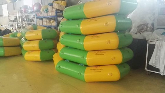 0,9 Millimeter-PVC-Planen-gelbe und grüne aufblasbare Boote können im See benutzt werden