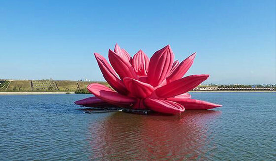 Oxford cloth Custom Inflatable Products , 10 Meters Long Red Inflatable Flowers