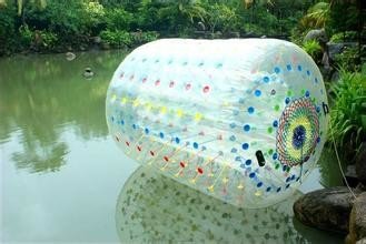 0.8 Mm PVC Inflatable Rolling Cylinder Inflatable Water Floats 1 Year Warranty