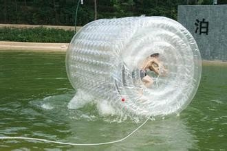 0.8 Mm PVC Inflatable Rolling Cylinder Inflatable Water Floats 1 Year Warranty