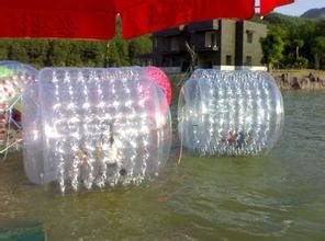 0.8 Mm PVC Inflatable Rolling Cylinder Inflatable Water Floats 1 Year Warranty