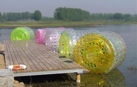 0.8 Mm PVC Inflatable Rolling Cylinder Inflatable Water Floats 1 Year Warranty