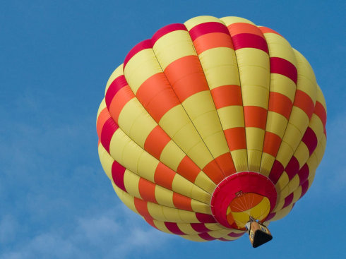 10 - 12 Adults Bearing Capacity Manned Helium Advertising Balloons For Scenic Spot