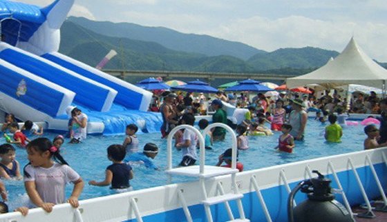 Square  Inflatable Family Pool For Competition,having Some Fun,even school swimming lesson