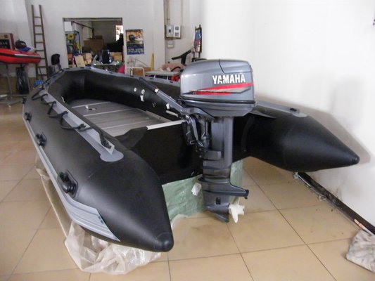 Multifunction portable blue PVC Inflatable Boat For 6 person water games