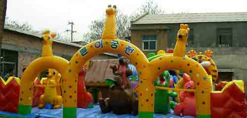 Outdoor Commercial Inflatable Sports Games , Amusement Park for Kids Playing