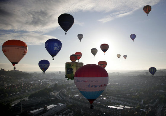 Colorful Self Inflating Advertising Balloons , Inflatable Helium Balloon