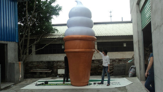 Cone Shape Custom Inflatable Ice Cream Products for Playing Center