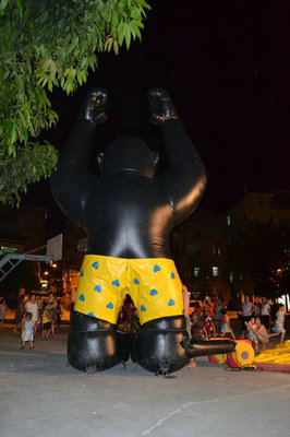 Show Large Gorilla Inflatable Advertising Products 0.45mm PVC Tarpaulin