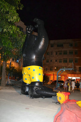 Show Large Gorilla Inflatable Advertising Products 0.45mm PVC Tarpaulin
