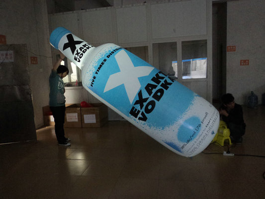 Customized PVC Tarpaulin Inflatable Bottle For Display or Advertising