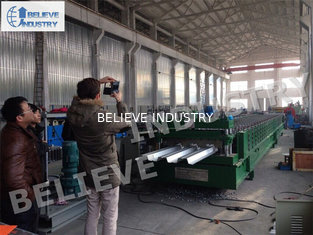 China Metal Floor Decking Roll Forming Machine - YX76-305-915 supplier