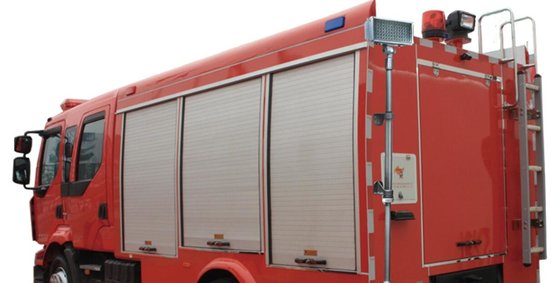 2.2m stainless steel telescopic poles mounted for fire truck scene lighting