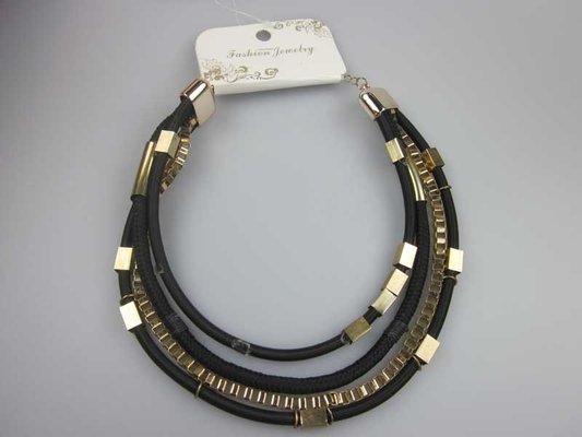 Customized Black Fashion Female Metal Necklace Yiwu Buying Agent
