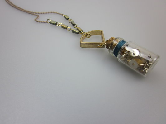 China Purchasing Agent Fashion Jewelry With Glass Bottle Necklace