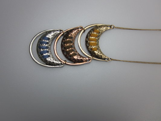 China Sourcing Agent For Fashion Moon Shape Alloy Metal Jewelry Necklace