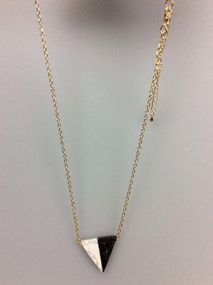Black and white stone women Necklace In YiWu Sourcing Agent marketing