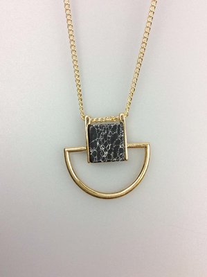 Lady Fashion Black stone Necklace In YiWu Sourcing Agent buy Imitation Jewelry