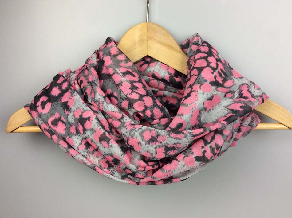 Colorful Fashion Printing 100 Polyester Scarf Ladies shawl Scarves and Shawls supplier